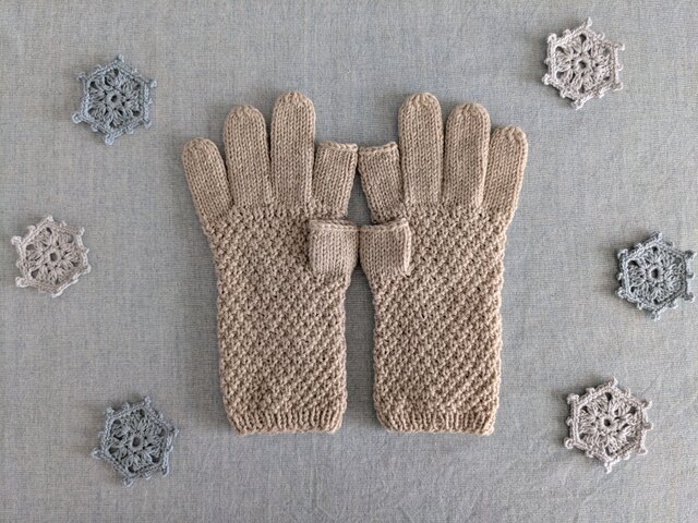 メリノウール100%スマホ対応手袋ベージュ(女性用L) | iichi 日々の暮らしを心地よくするハンドメイドやアンティークのマーケットプレイス