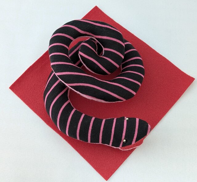 シマ蛇 | iichi 日々の暮らしを心地よくするハンドメイドやアンティークのマーケットプレイス