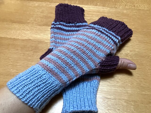 メリノウールハンドウォーマー(手編み) | iichi 日々の暮らしを心地よくするハンドメイドやアンティークのマーケットプレイス