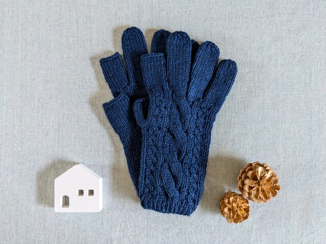 メリノウール100%スマホ対応手袋ネイビー(男性用L) | iichi 日々の暮らしを心地よくするハンドメイドやアンティークのマーケットプレイス