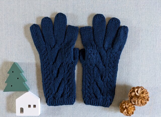 メリノウール100%スマホ対応手袋ネイビー(男性用L) | iichi 日々の暮らしを心地よくするハンドメイドやアンティークのマーケットプレイス