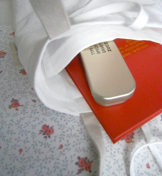 cutwork刺繍×linen 柔らかいBag | iichi 日々の暮らしを心地よくするハンドメイドやアンティークのマーケットプレイス