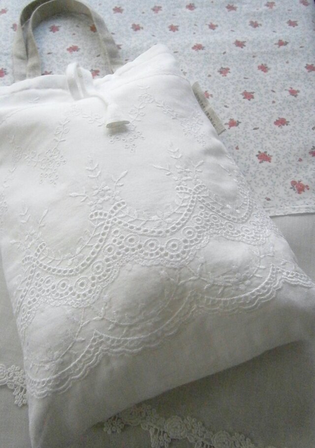 cutwork刺繍×linen 柔らかいBag | iichi 日々の暮らしを心地よくするハンドメイドやアンティークのマーケットプレイス