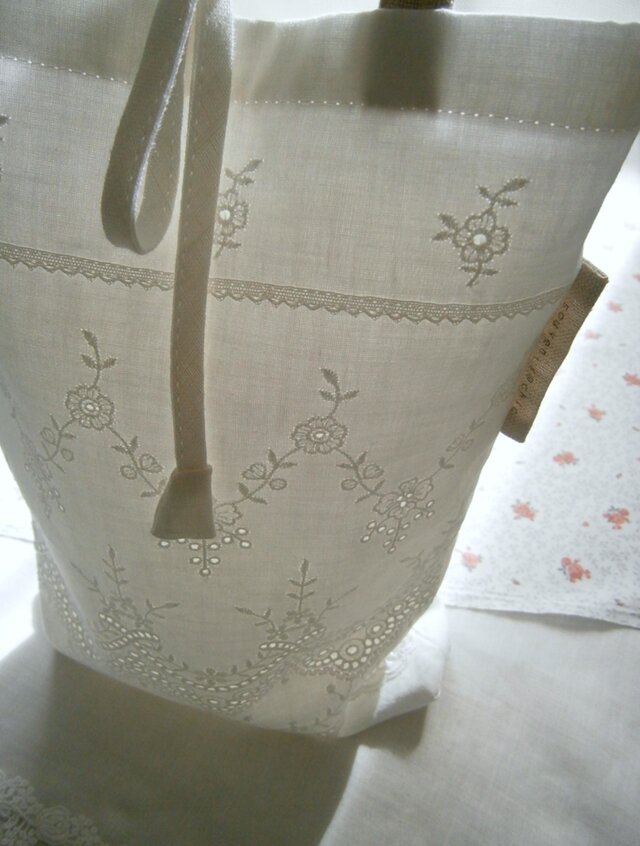 cutwork刺繍×linen 柔らかいBag | iichi 日々の暮らしを心地よくするハンドメイドやアンティークのマーケットプレイス