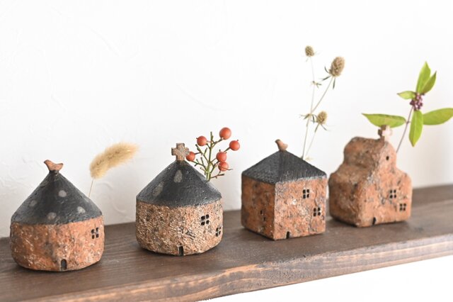 花咲く小さなおうち q-01(真ん中) | iichi 日々の暮らしを心地よくするハンドメイドやアンティークのマーケットプレイス