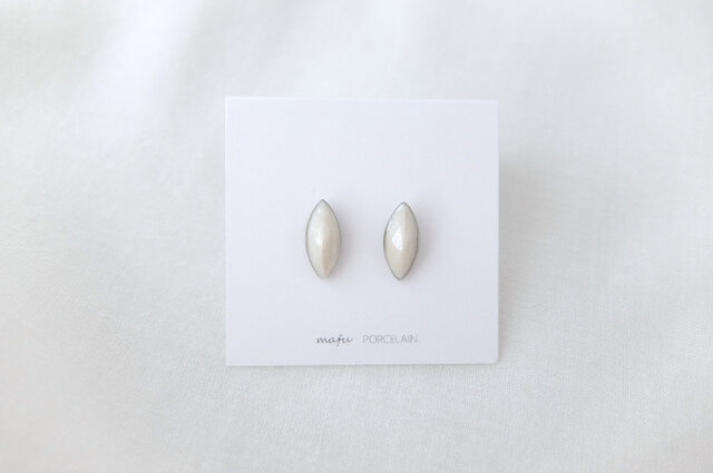 ピアス bourgeon aurore | iichi 日々の暮らしを心地よくするハンドメイドやアンティークのマーケットプレイス