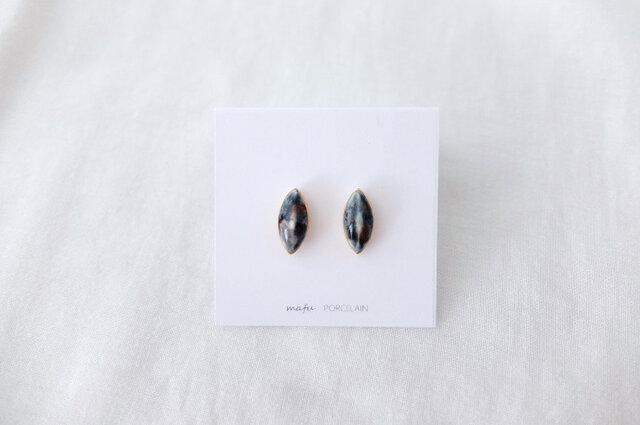 ピアス bourgeon nuit | iichi 日々の暮らしを心地よくするハンドメイドやアンティークのマーケットプレイス