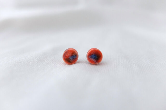 ピアス cylinder rouge/bleu | iichi 日々の暮らしを心地よくするハンドメイドやアンティークのマーケットプレイス