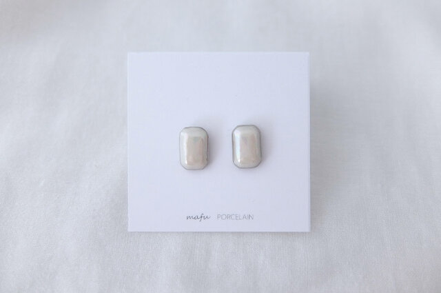 ピアス rectangle aurore | iichi 日々の暮らしを心地よくするハンドメイドやアンティークのマーケットプレイス