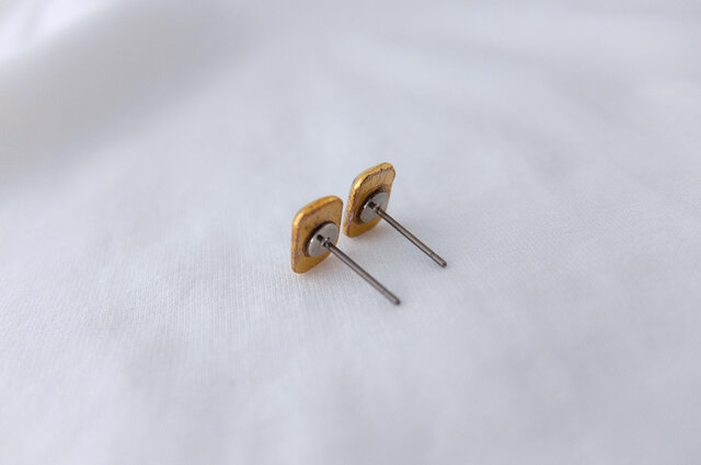 ピアス rectangle nuit | iichi 日々の暮らしを心地よくするハンドメイドやアンティークのマーケットプレイス