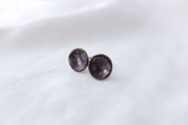 ピアス dish charcoal | iichi 日々の暮らしを心地よくするハンドメイドやアンティークのマーケットプレイス