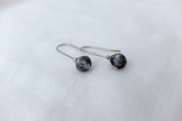 ピアス nuit long | iichi 日々の暮らしを心地よくするハンドメイドやアンティークのマーケットプレイス