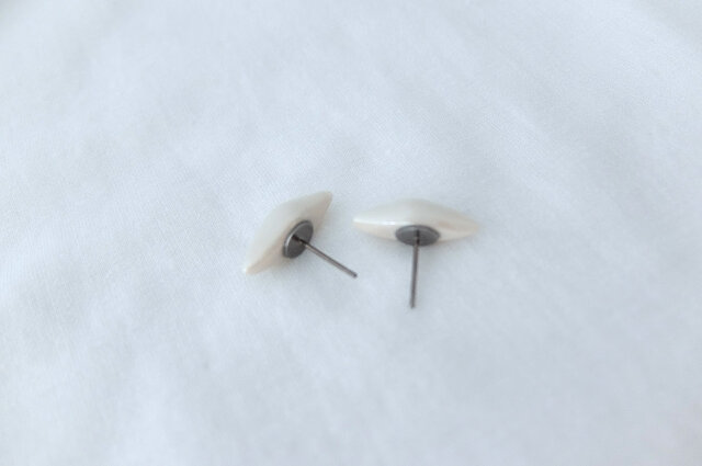 ピアス bourgeon/large aurore | iichi 日々の暮らしを心地よくするハンドメイドやアンティークのマーケットプレイス