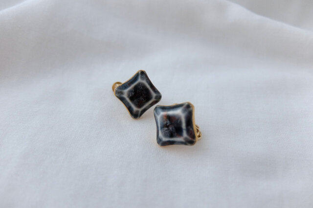 イヤリング twinkle nuit | iichi 日々の暮らしを心地よくするハンドメイドやアンティークのマーケットプレイス