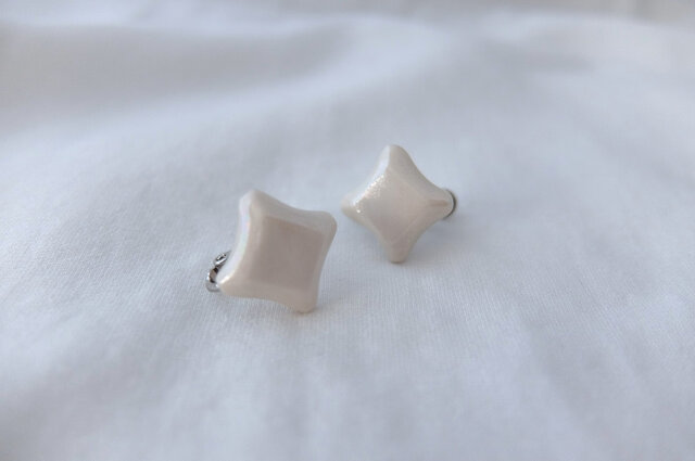 イヤリング twinkle aurore | iichi 日々の暮らしを心地よくするハンドメイドやアンティークのマーケットプレイス