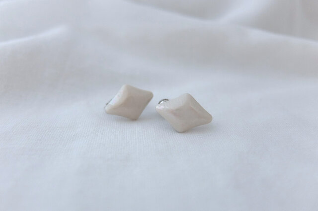 イヤリング sparkle aurore | iichi 日々の暮らしを心地よくするハンドメイドやアンティークのマーケットプレイス