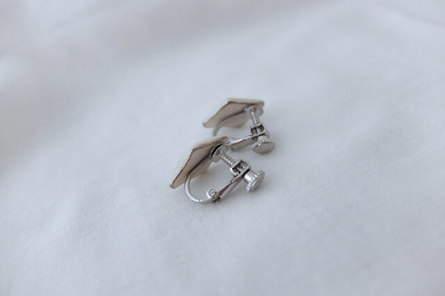 イヤリング sparkle aurore | iichi 日々の暮らしを心地よくするハンドメイドやアンティークのマーケットプレイス