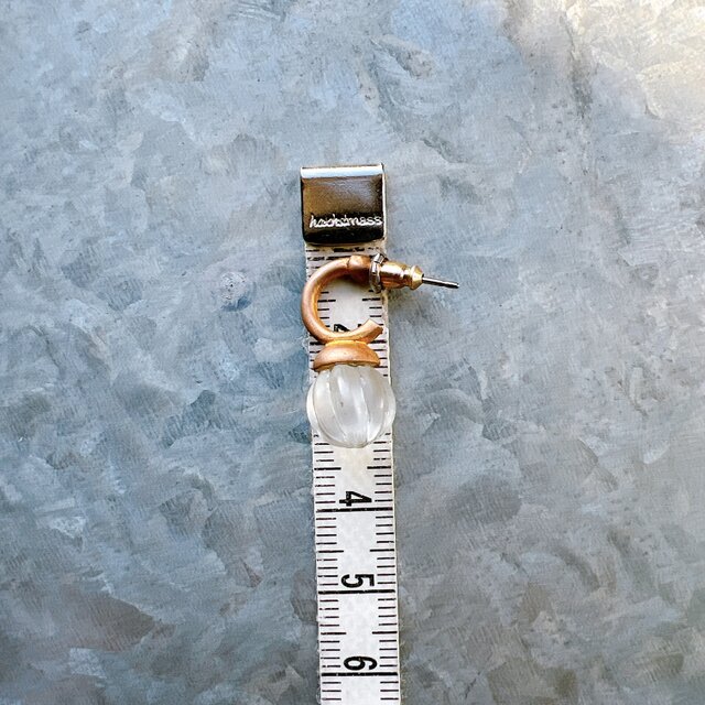 P538-ヴィンテージピアス U.S.A. 1980s Matte Bronze Color Translucent Beads | iichi 日々の暮らしを心地よくするハンドメイドや ...