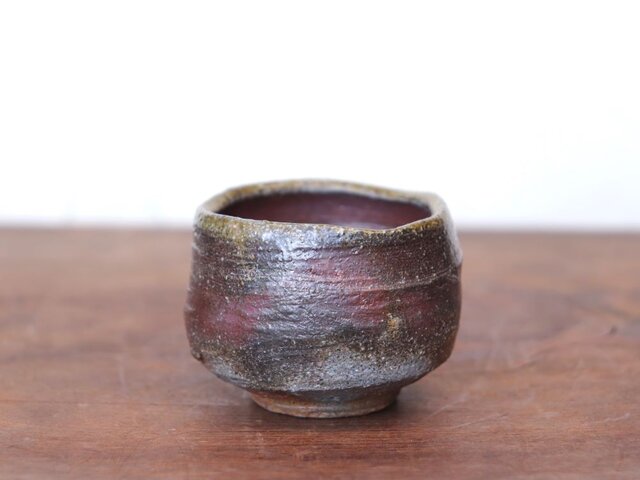 備前焼 ぐい呑み gi-046 | iichi 日々の暮らしを心地よくするハンドメイドやアンティークのマーケットプレイス