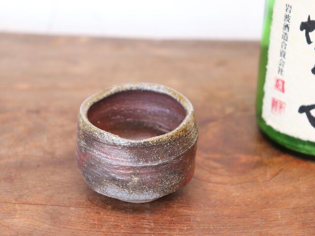 備前焼 ぐい呑み gi-046 | iichi 日々の暮らしを心地よくするハンドメイドやアンティークのマーケットプレイス