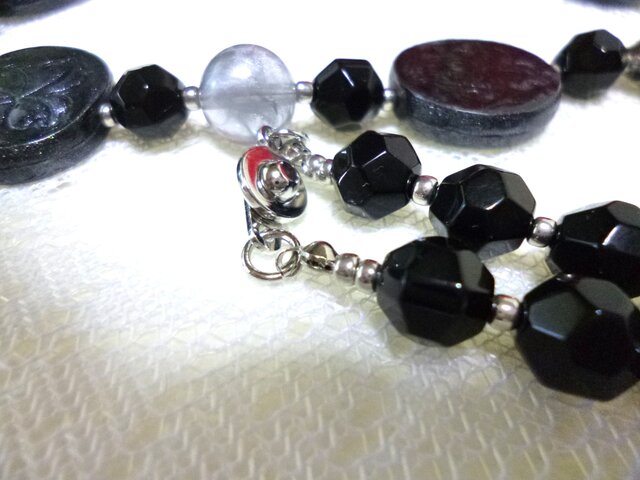 C0018 ポリマークレイビーズネックレス | iichi 日々の暮らしを心地よくするハンドメイドやアンティークのマーケットプレイス