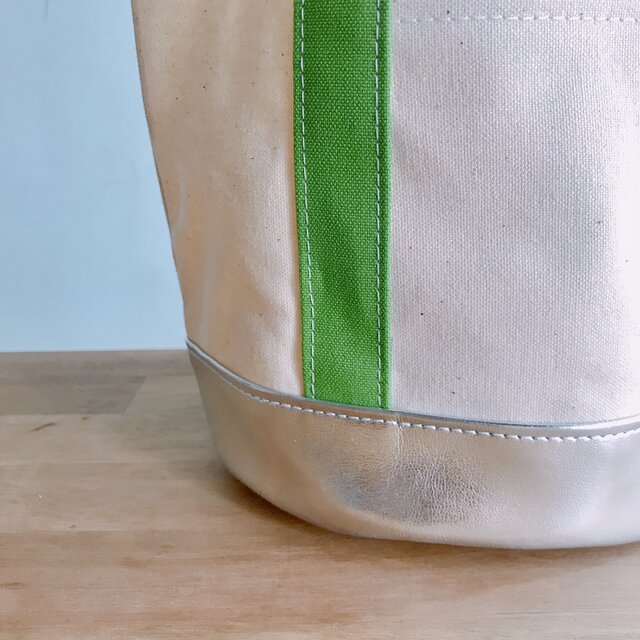 [SS]シルバーを使った気持ちの上がる帆布のバケツトート！ キナリ×キミドリ×シルバー | iichi 日々の暮らしを心地よくするハンドメイドやアンティークのマーケットプレイス