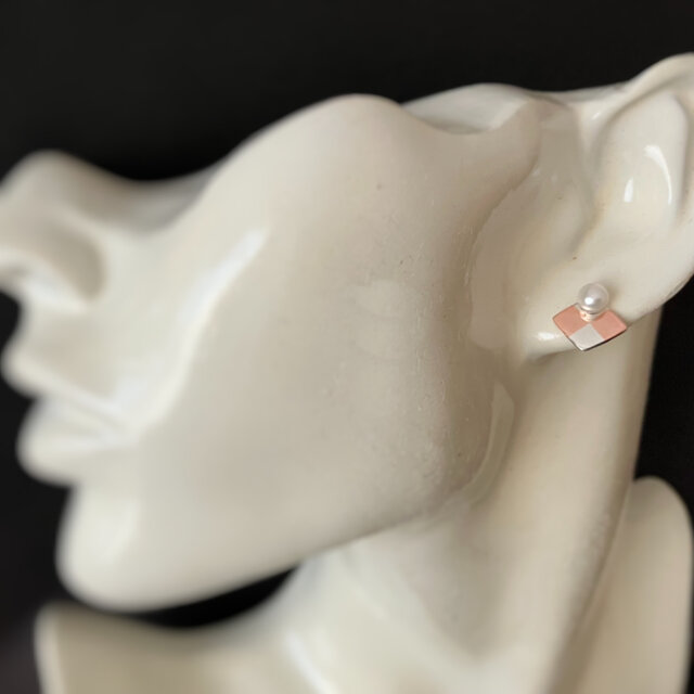 2way [two colors] earrings square pearl | iichi 日々の暮らしを心地よくするハンドメイドやアンティークのマーケットプレイス