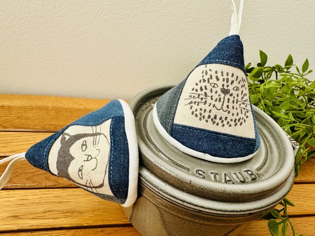 三角鍋つかみstaub ストウブ ホーロー 鍋つかみ ミトン | iichi 日々の暮らしを心地よくするハンドメイドやアンティークのマーケットプレイス