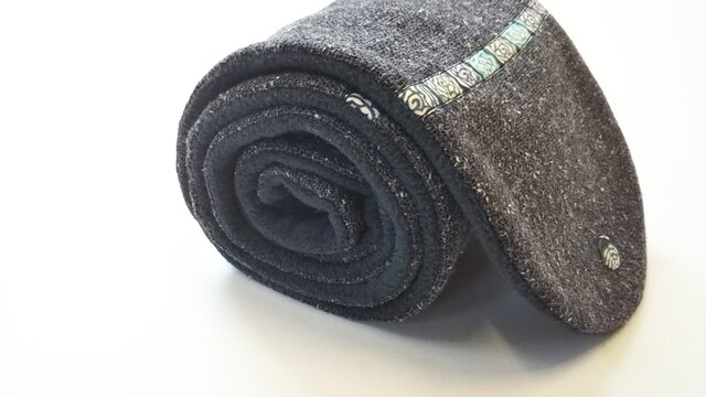 マフラー ジャズネップ混×マイクロフリース Stefan ネイビー 約140cm | iichi 日々の暮らしを心地よくするハンドメイドやアンティークのマーケットプレイス