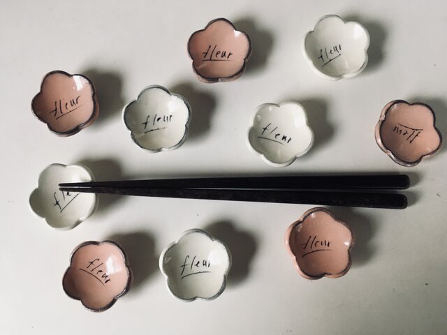 【fleur】箸置き3個セット | iichi 日々の暮らしを心地よくするハンドメイドやアンティークのマーケットプレイス