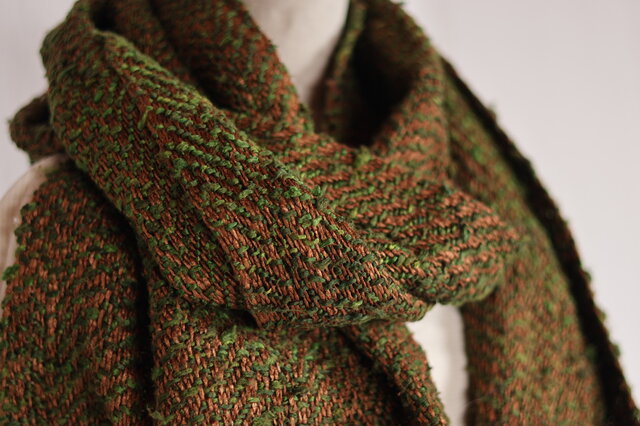 手織りきびそシルク ヘリボーン柄マフラー | iichi 日々の暮らしを心地よくするハンドメイドやアンティークのマーケットプレイス