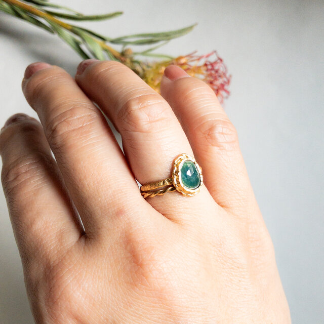 天然石 グランディディエライトのリング K18GP真鍮 | iichi 日々の暮らしを心地よくするハンドメイドやアンティークのマーケットプレイス