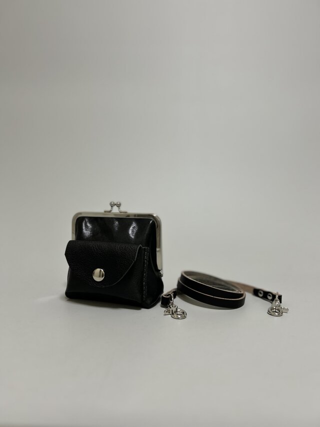 姫路レザーminiがま口ポシェット 黒 カード入れ 外ポッケ付き 名刺入れ 革財布 サコッシュ ポーチ | iichi 日々の暮らしを心地よくするハンドメイドやアンティークのマーケットプレイス