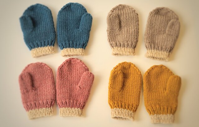 手編みあったかミトン（メリノウール） | iichi 日々の暮らしを心地よくするハンドメイドやアンティークのマーケットプレイス