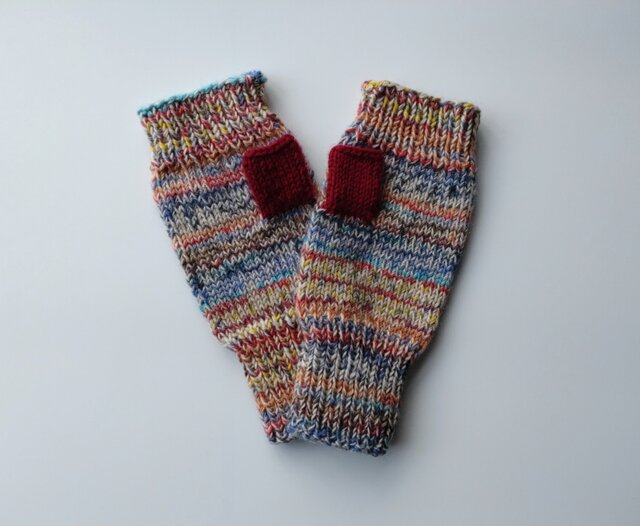 引き揃え編みのハンドウォーマー 3201B | iichi 日々の暮らしを心地よくするハンドメイドやアンティークのマーケットプレイス