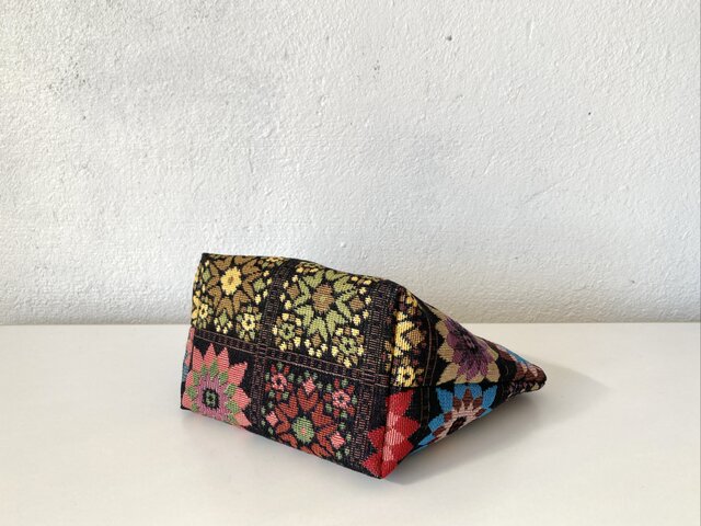 オランダ生地のポーチ | iichi 日々の暮らしを心地よくするハンドメイドやアンティークのマーケットプレイス