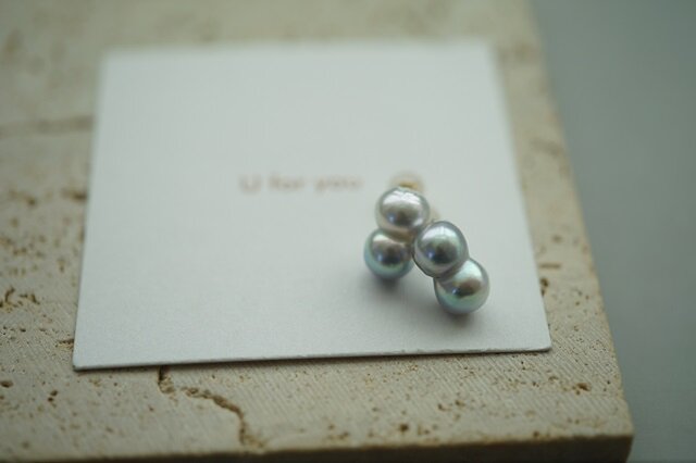 【drop】K18 あこや双子ピアス（ブルーグレー） | iichi 日々の暮らしを心地よくするハンドメイドやアンティークのマーケットプレイス