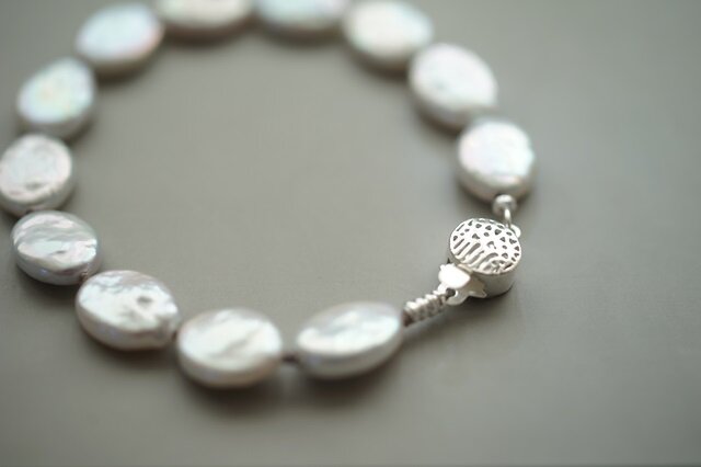 【drop】silver925 オーバルパールブレスレット | iichi 日々の暮らしを心地よくするハンドメイドやアンティークのマーケットプレイス