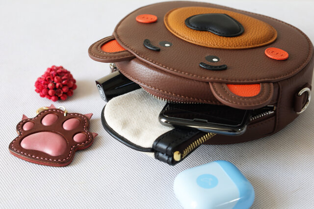 親子で楽しめる！かわいい立体クマさんバッグのコピー | iichi 日々の暮らしを心地よくするハンドメイドやアンティークのマーケットプレイス