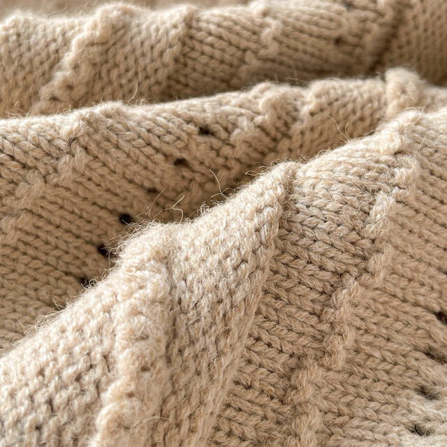 ★サンプルセール 1点のみ★ 004 手織りベスト 刺繍付きボタン ベージュ | iichi 日々の暮らしを心地よくするハンドメイドやアンティークのマーケットプレイス