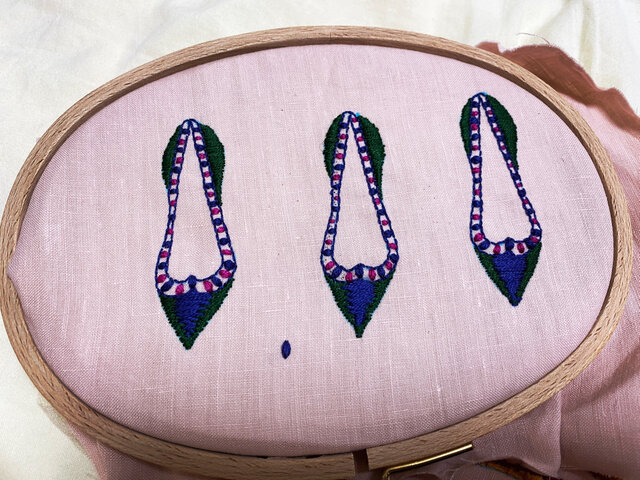 shoe shoe shoe刺繍ブローチNo.94 | iichi 日々の暮らしを心地よくするハンドメイドやアンティークのマーケットプレイス