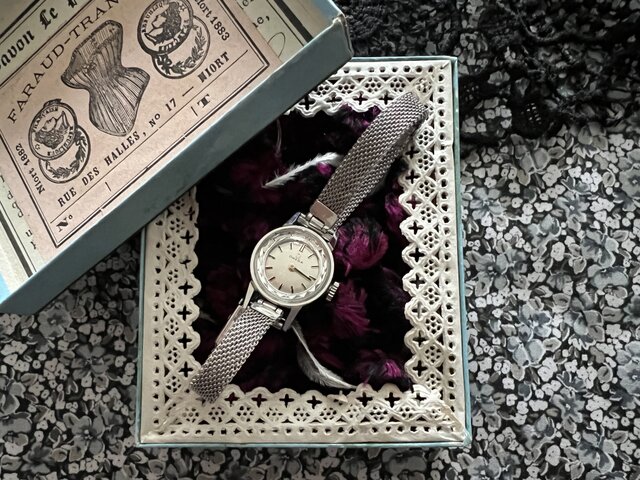 アンティーク時計 No.20 (Omega) | iichi 日々の暮らしを心地よくするハンドメイドやアンティークのマーケットプレイス