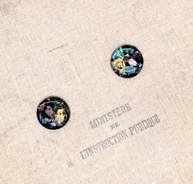 24K金箔とブルー、ピンク、マーブル螺鈿と黒漆のラウンドピアスイヤリング【2080】 | iichi 日々の暮らしを心地よくするハンドメイドやアンティークのマーケットプレイス