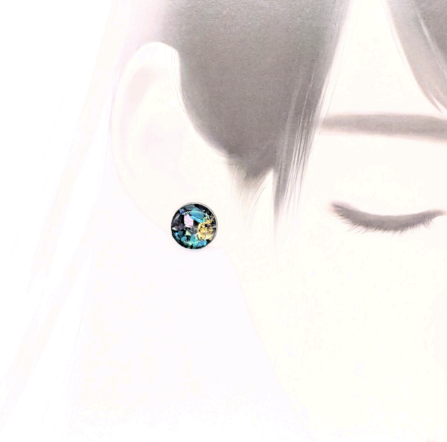 24K金箔とブルー、ピンク、マーブル螺鈿と黒漆のラウンドピアスイヤリング【2080】 | iichi 日々の暮らしを心地よくするハンドメイドやアンティークのマーケットプレイス