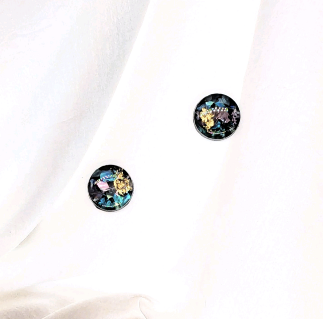 24K金箔とブルー、ピンク、マーブル螺鈿と黒漆のラウンドピアスイヤリング【2080】 | iichi 日々の暮らしを心地よくするハンドメイドやアンティークのマーケットプレイス