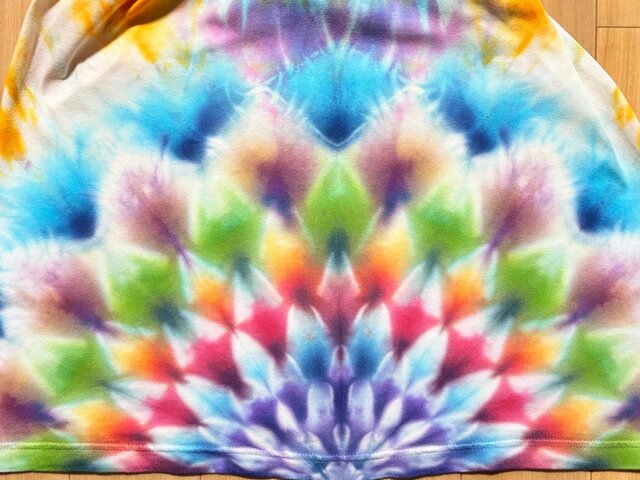 タイダイ染め 長袖Tシャツ 曼荼羅 カラフル ムラ染め Mサイズ HD23-08 | iichi 日々の暮らしを心地よくするハンドメイドや ...