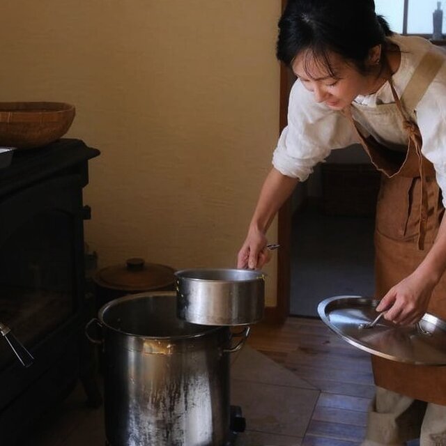 ヤシャブシ染め腹巻き | iichi 日々の暮らしを心地よくするハンドメイドやアンティークのマーケットプレイス