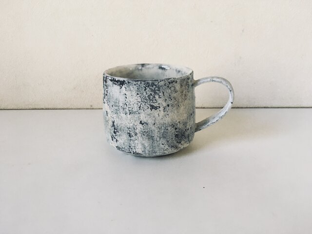 錆びた風合いのカップ【42】 | iichi 日々の暮らしを心地よくするハンドメイドやアンティークのマーケットプレイス
