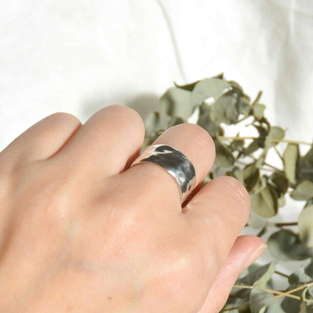 凪のリング | iichi 日々の暮らしを心地よくするハンドメイドやアンティークのマーケットプレイス