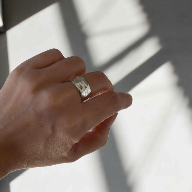 凪のリング | iichi 日々の暮らしを心地よくするハンドメイドやアンティークのマーケットプレイス